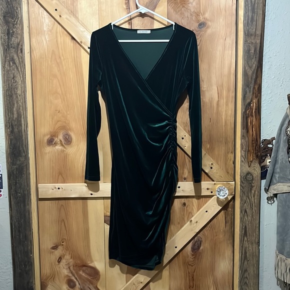 Guberry | Dresses | Guberry Size Medium Emerald Green Velvet Cross Over ...